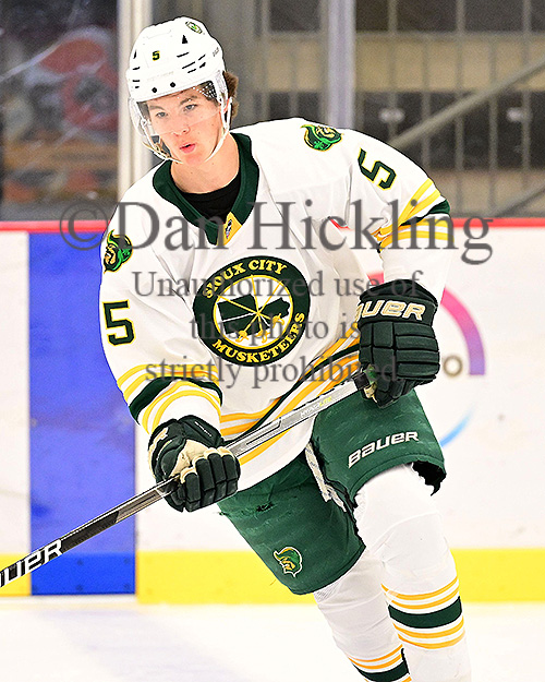Garrett Brown - Elite Prospects